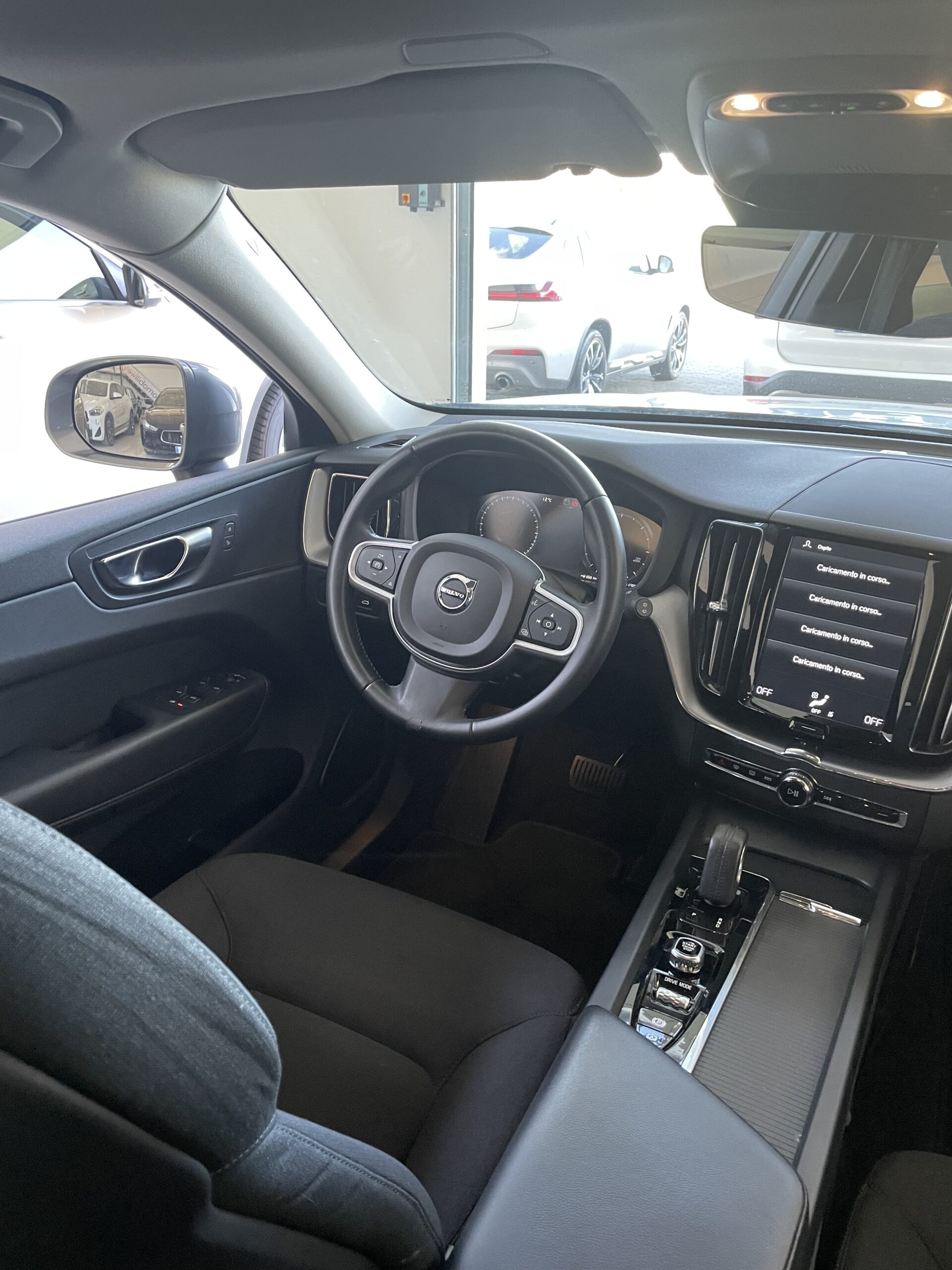 Volvo XC60 B4 MOMENTUM AWD – Automobili Web